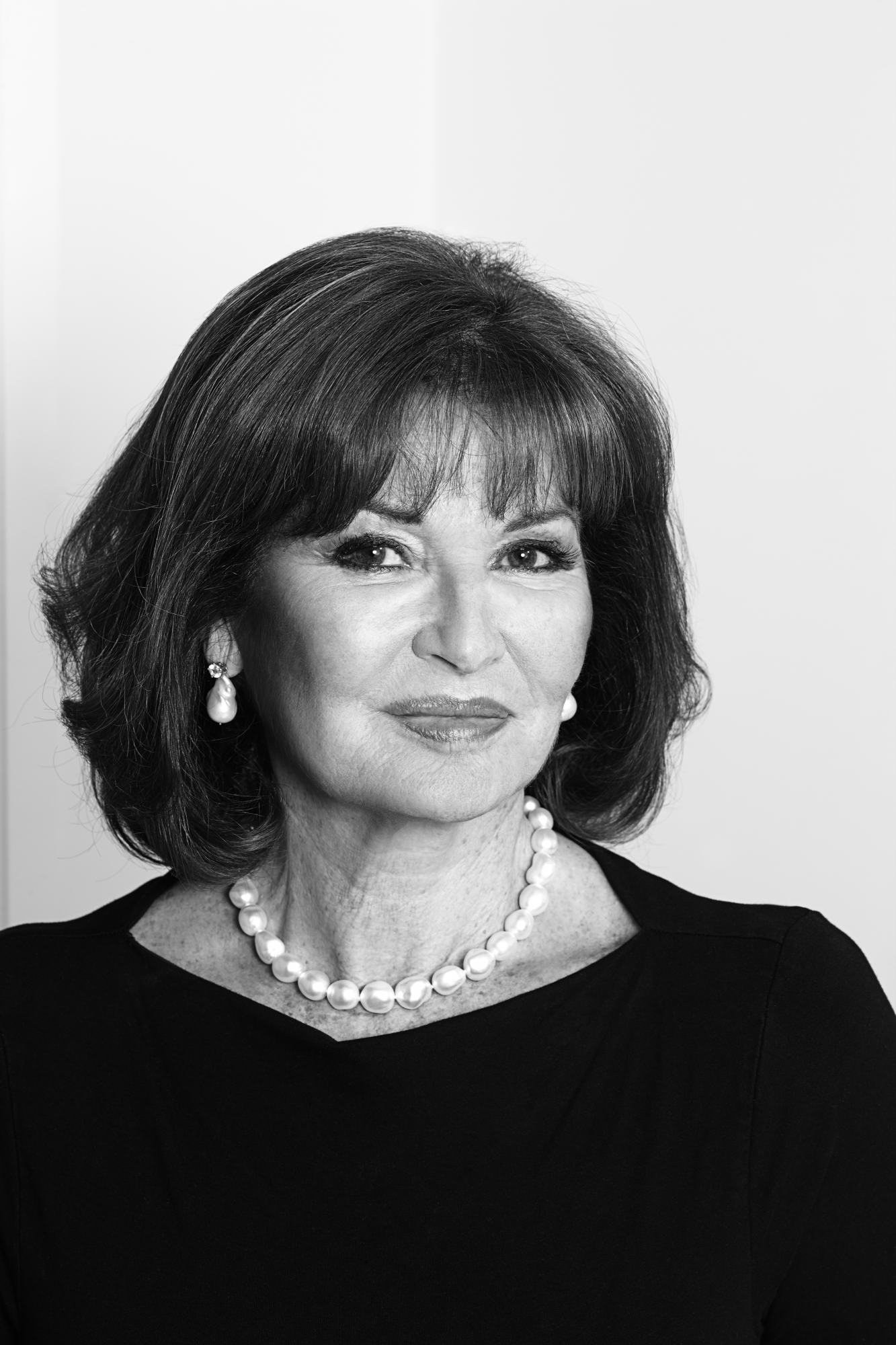 Stephanie Beacham | United Agents